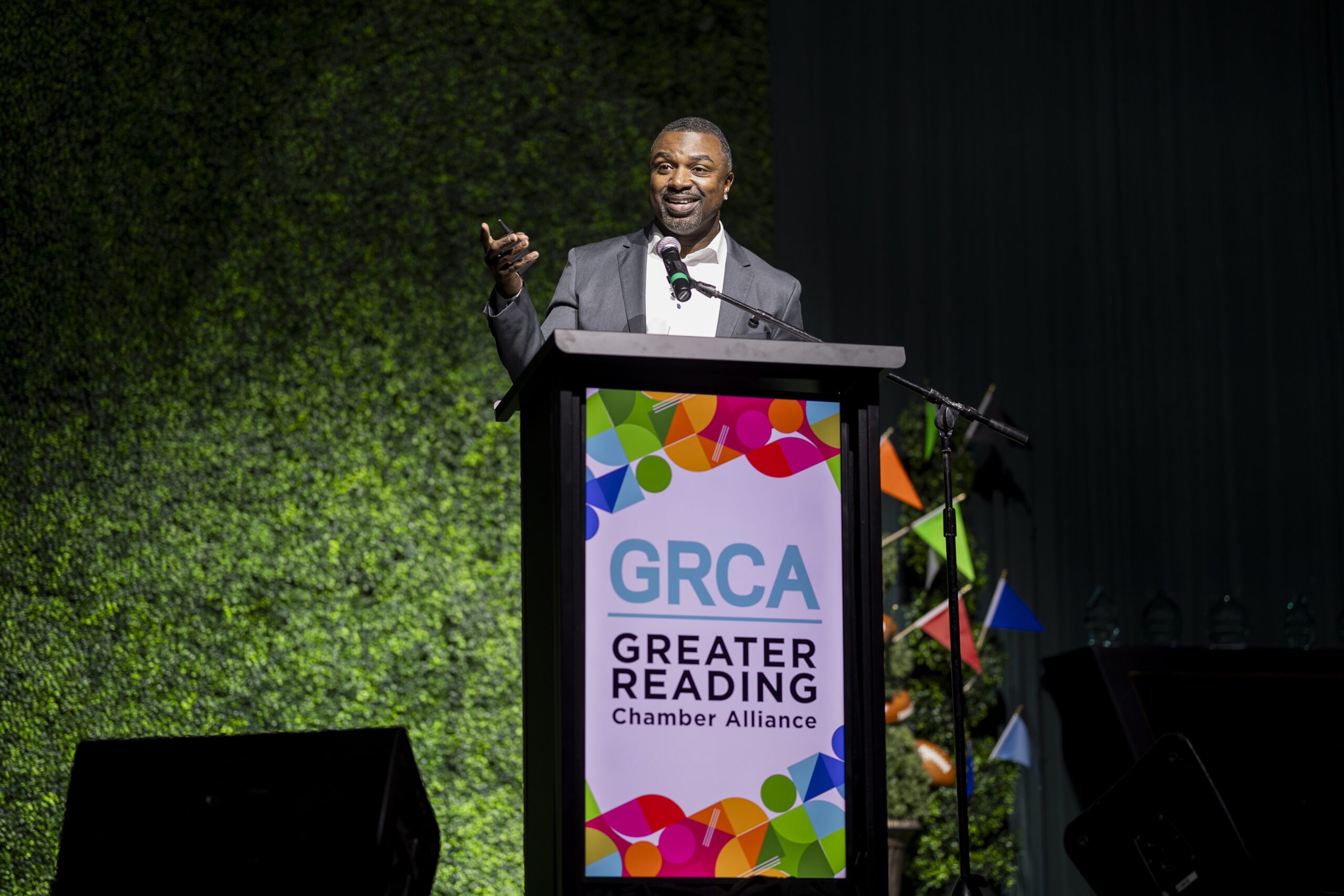 GRCA honors top growth businesses, features Eagles great Brian ...